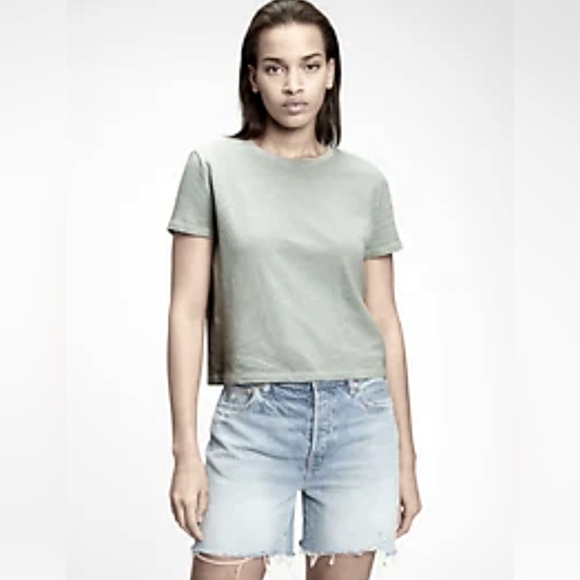GAP | Tops | Gap Shrunken T | Poshmark